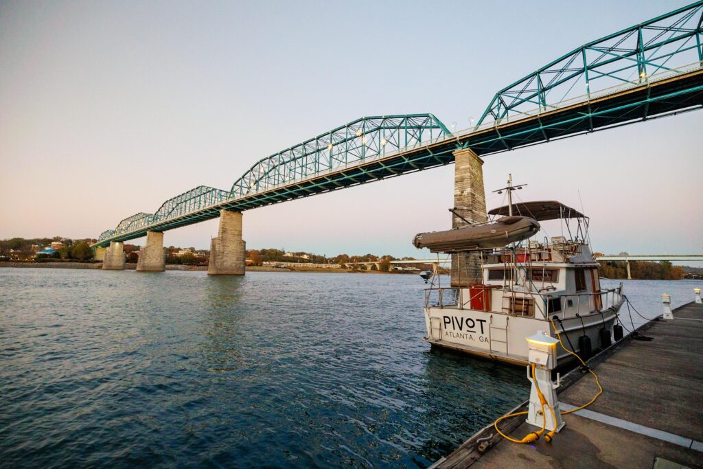 The Ultimate Guide for Boating the Tennessee River (Chattanooga Side Trip)
