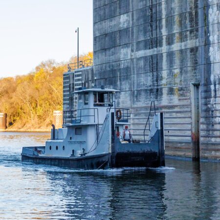 The Ultimate Guide for Boating the Tennessee River (Chattanooga Side Trip)