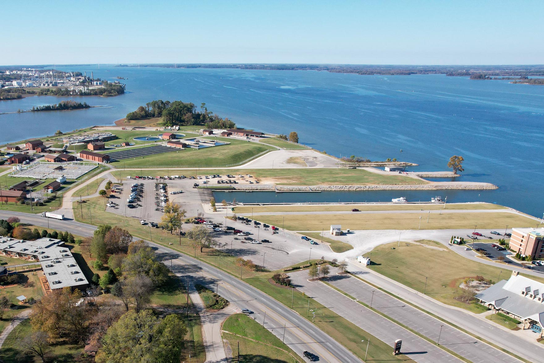 The Ultimate Guide for Boating the Tennessee River (Chattanooga Side Trip)